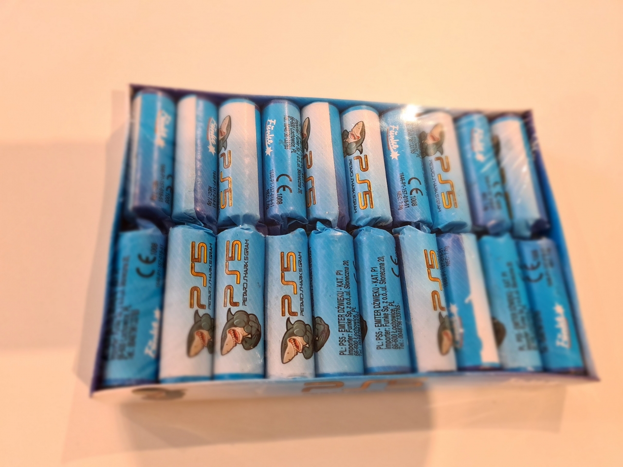 FEUERWERK.net Datenbank | Funke Fajerwerki PS5 Shark - Petard Shark 5 [P1]