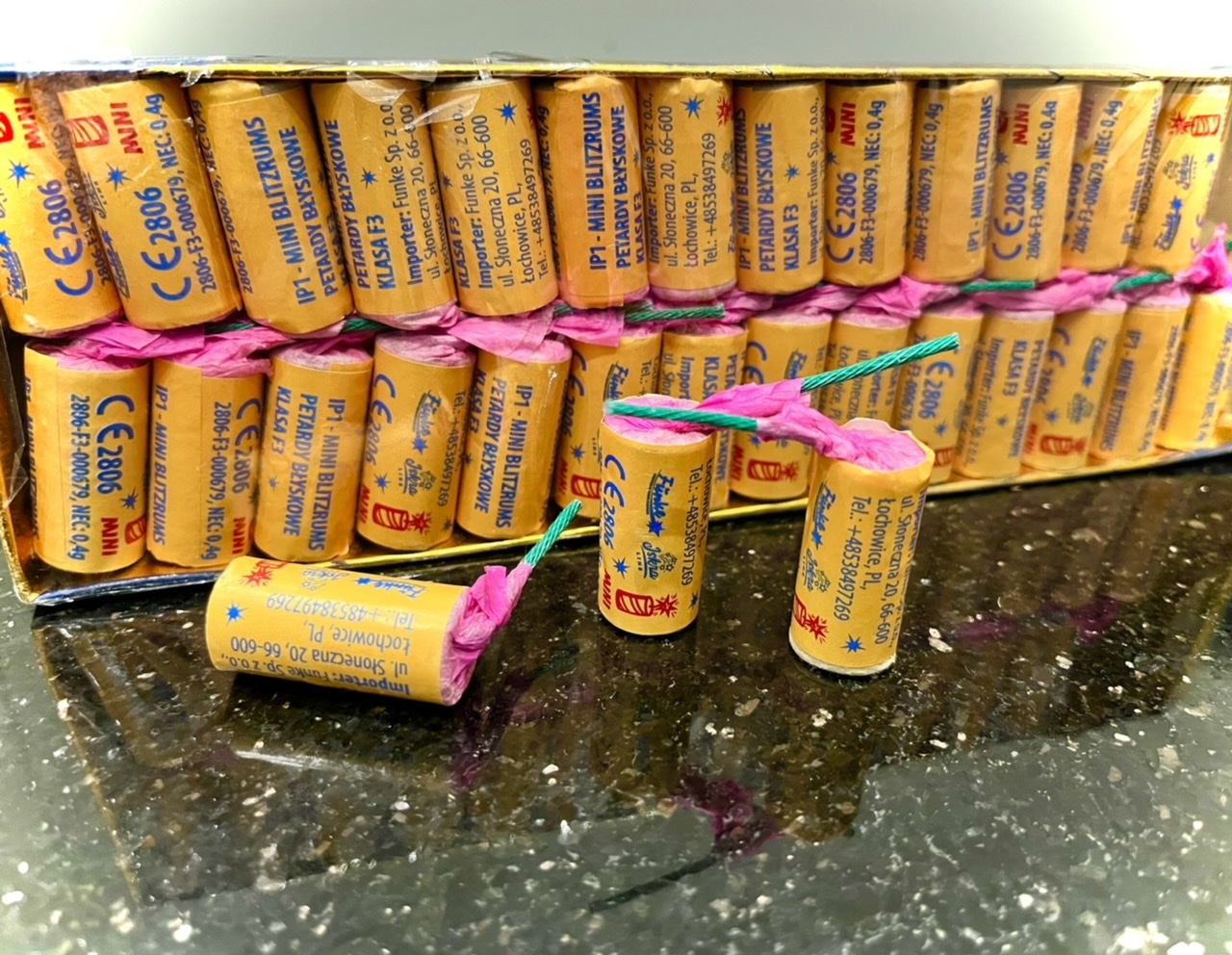 FEUERWERK.net Datenbank | Funke Fajerwerki Mini Blitz Rums (Iskra Line)