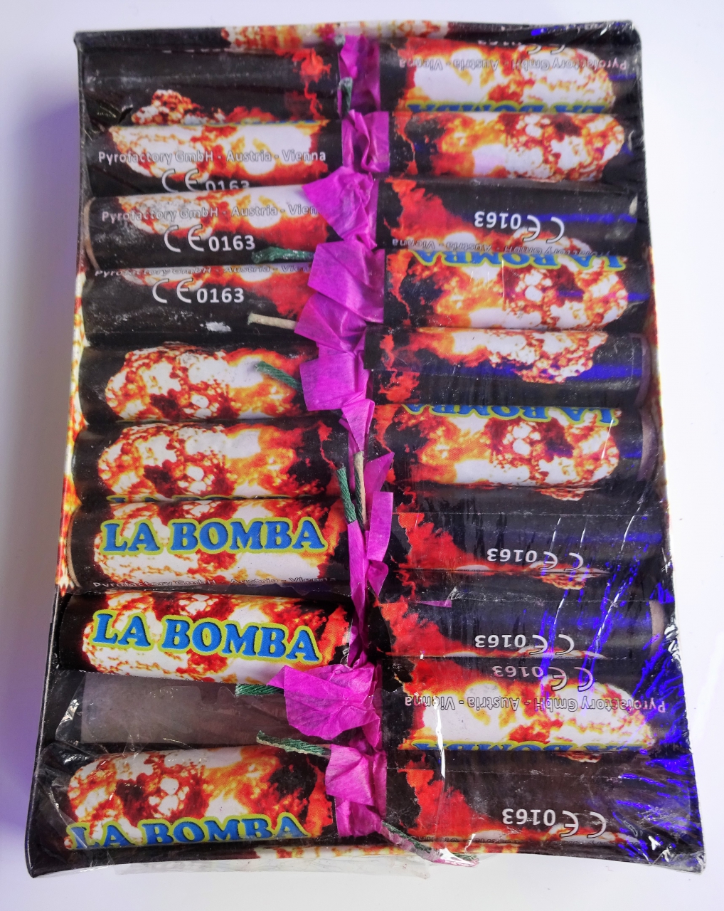 FEUERWERK.net Datenbank | PyroFactory La Bomba