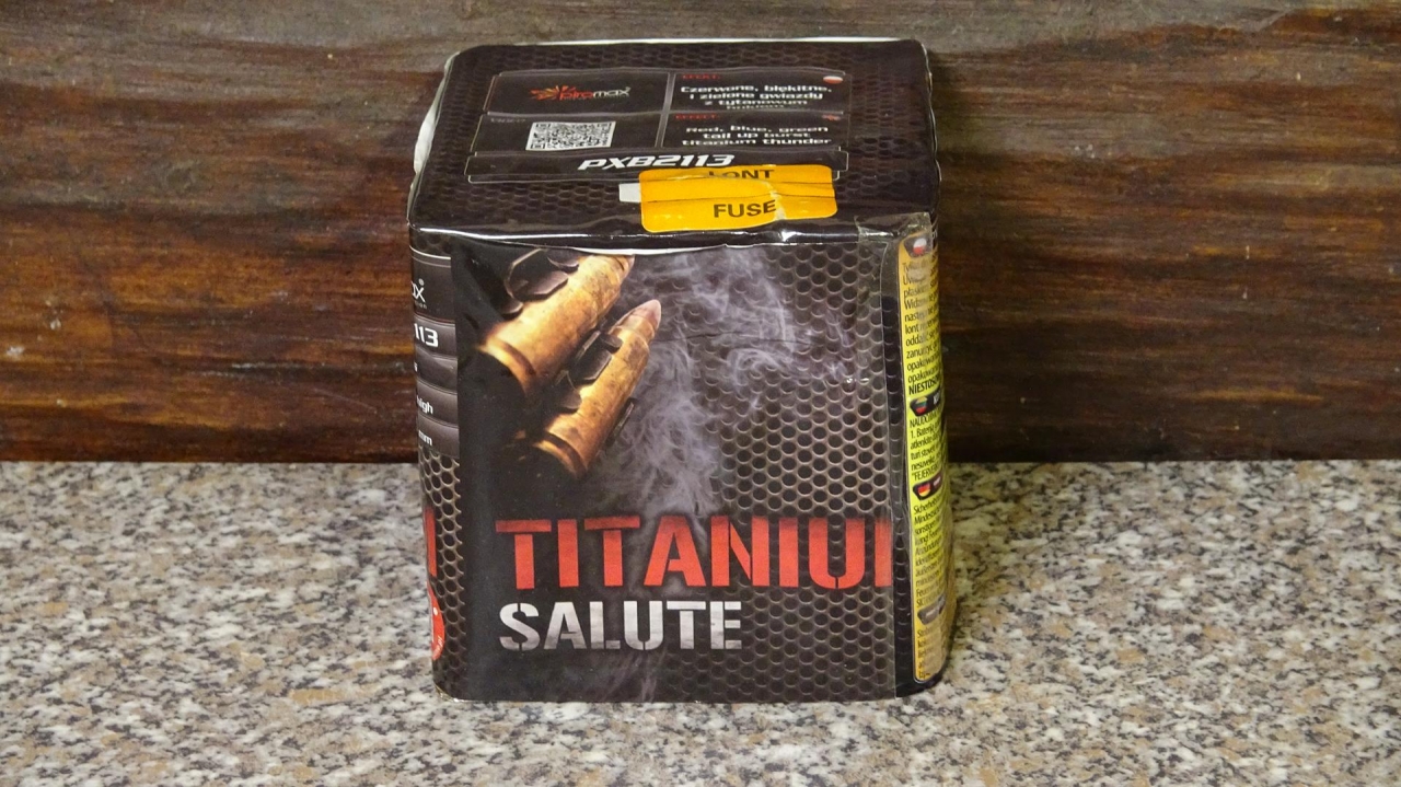 FEUERWERK.net Datenbank | Piromax Titanium Salute